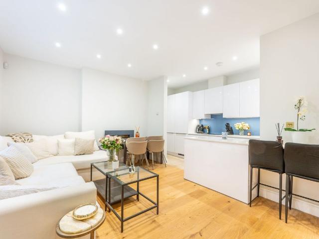 Devonshire Terrace, Bayswater, London W2, 2 bed flat to rent, £4,160 pcm | PrimeLocation