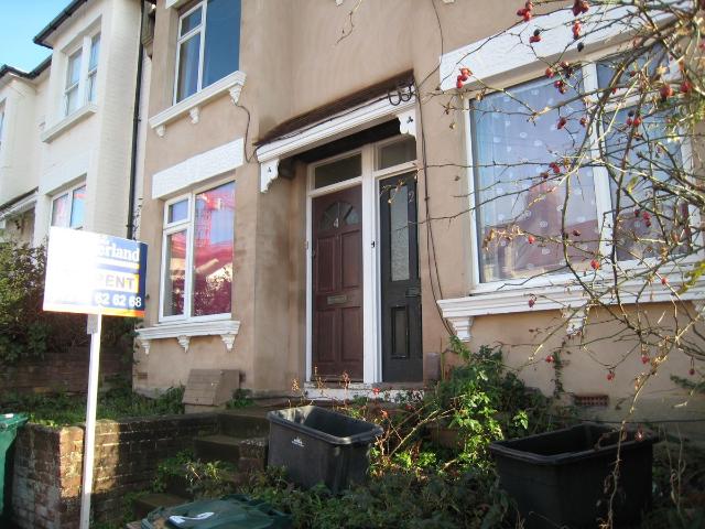 Dewe Road, Brighton BN2, 3 bed flat to rent, £1,986 pcm | PrimeLocation