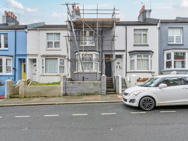 Dewe Road, East Sussex BN2 3 bed terraced house to rent £2,385 pcm £550 pw