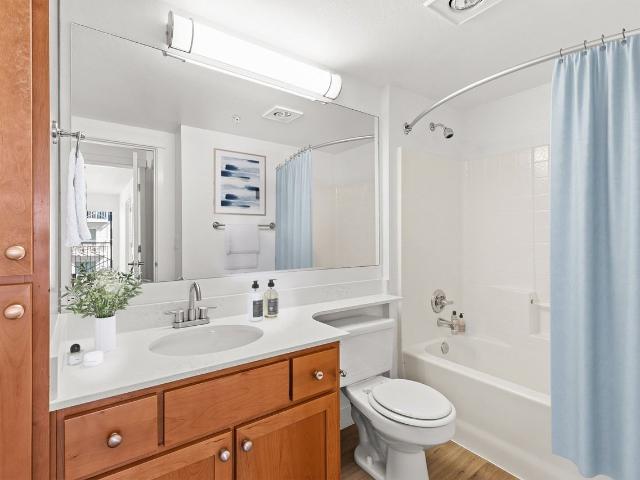 Dexter Lake Union 1 Bedroom Apartment for Rent at 1215 Dexter Ave N, Seattle, WA 98109 Westlake