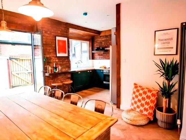 Deyne Avenue, Manchester 6 bed terraced house to rent £3,510 pcm £810 pw