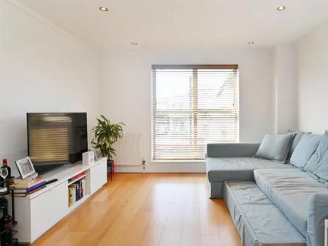 Dezeo's Desserts, Holloway Road, London, N7 8DD, United Kingdom | 1 bed house for rent #167383249 | Rentberry