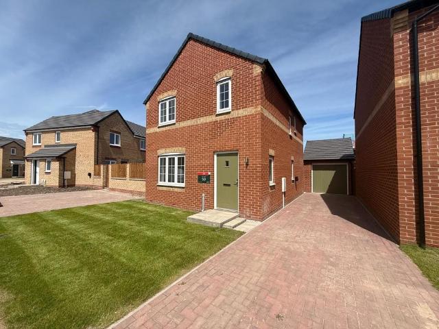 Dhal Avenue, Kirkby In Ashfield. 3 bed detached house to rent £1,325 pcm £306 pw