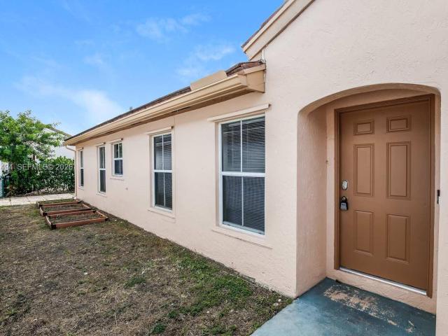 Dimensions North at Chapel, Pembroke Pines, FL 33029 | MLS #A11991