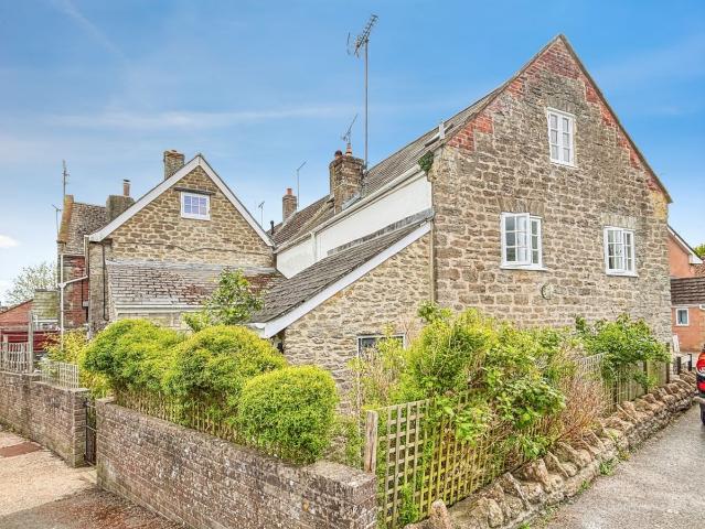 Diment Square, Bridport DT6, 2 bed cottage to rent, £1,200 pcm | PrimeLocation