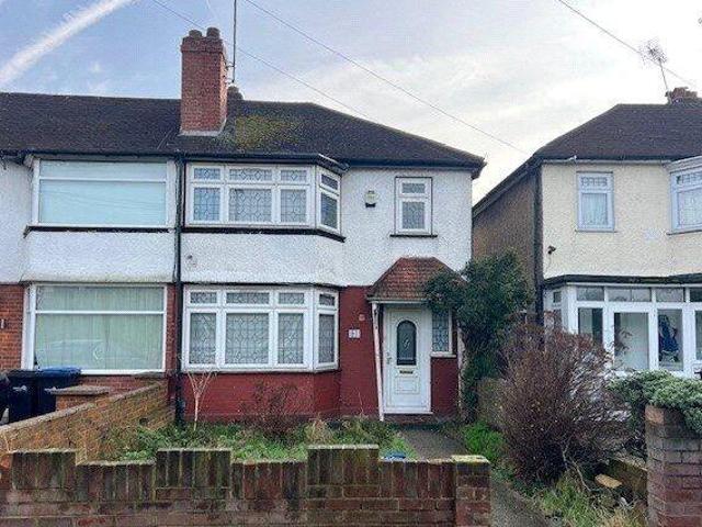 Dimsdale Drive, Enfield, 3 Bedroom End