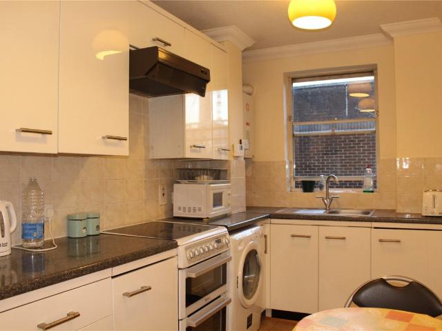 Dingwall Road, Croydon