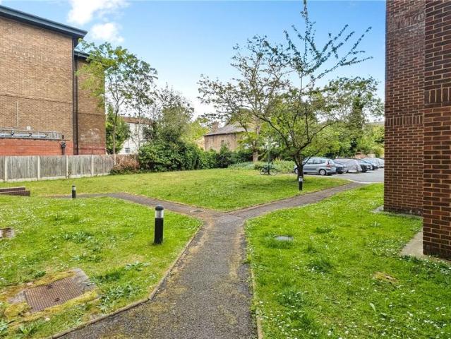 Dingwall Road, Croydon, CR0 2NG