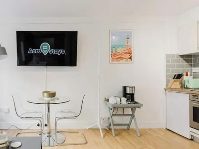 Dinings SW3, Lennox Gardens Mews, London, SW3 2JB, United Kingdom | Studio apartment for rent #167059055 | Rentberry