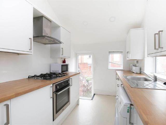 Dinsdale Road, Newcastle NE2 5 bed maisonette to rent £2,167 pcm £500 pw