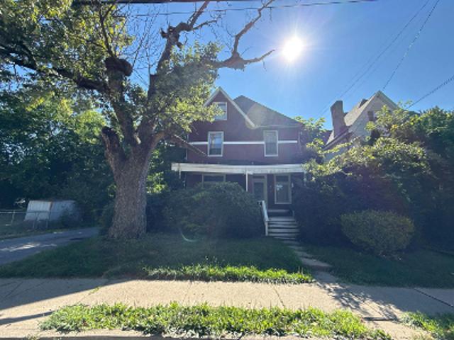 Dinsmore Ave