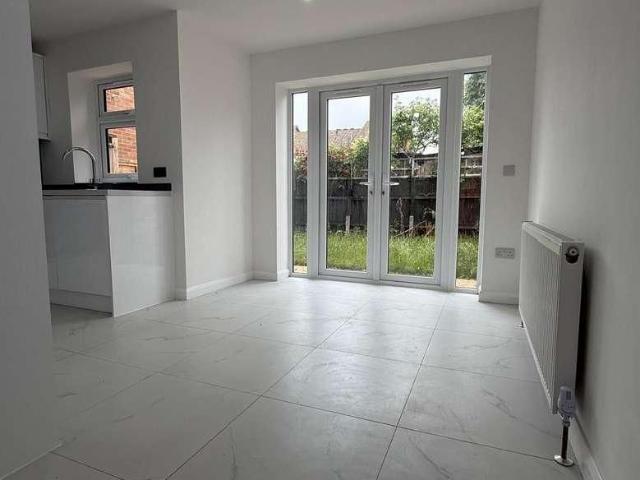 Diamond Close, Dagenham, RM8