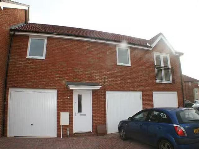 Diamond Close, Sittingbourne 2 bed maisonette £1,150 pcm £2.