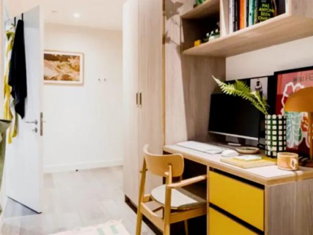 Diamond ensuite