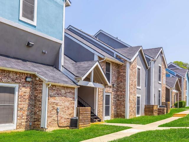 Diamond Loch Apartment Homes 3 Bedroom Apartment for Rent at 6100 Glenview Dr, North Richland Hills, TX 76180