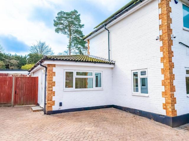 Diamond Ridge, Camberley GU15, 1 bed flat to rent, £1,150 pcm | PrimeLocation