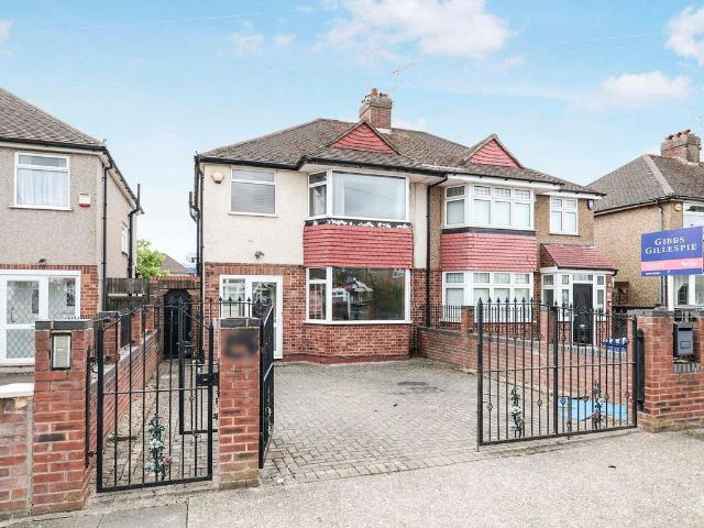 Diamond Road, Ruislip HA4, 3 bed property to rent, £2,400 pcm | PrimeLocation