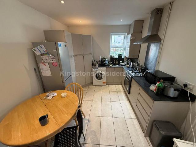 Diana Street, Cardiff CF24 5 bed terraced house to rent £2,300 pcm £531 pw