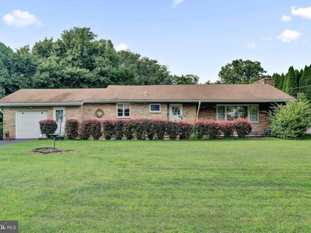 Diane Dr, Ewing, Home For Sale