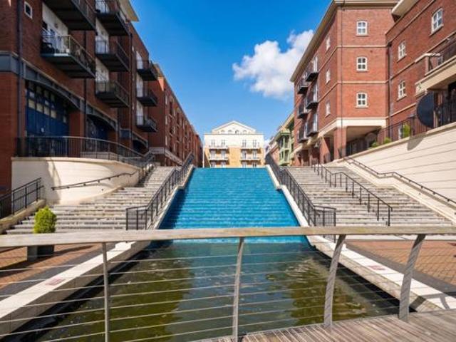 Dickens Heath, Solihull, 2 Bedroom Apartment