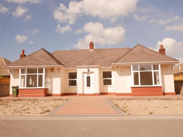 Dickenson Road, Weston super Mare. 3 bed bungalow to rent £1,995 pcm £460 pw