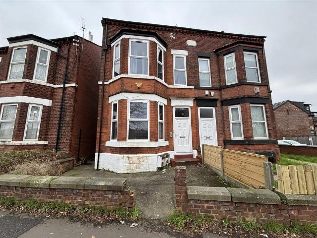 Dickenson Road, Fallowfield, Manchester M14, 2 bed flat to rent, £1,250 pcm | PrimeLocation