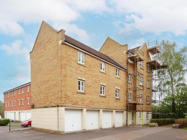 Dickinsons Fields, Bedminster, 2 Bedroom Flat