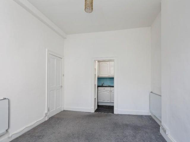 Dickson Street Leith, Edinburgh, EH6 8RN