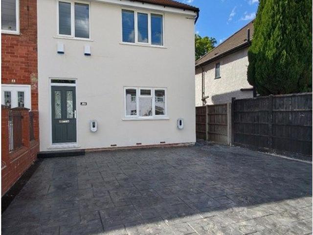Didsbury, Manchester M20, 3 bed flat to rent, £1,800 pcm | PrimeLocation