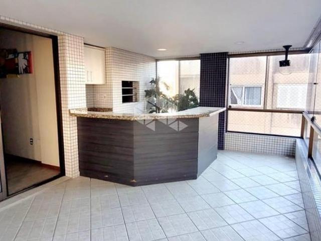 Diferenciado apartamento com 120m², 03 dormitórios e garagem