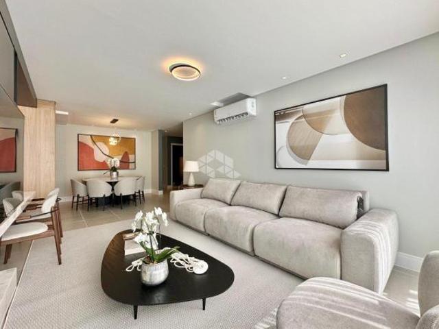 Diferenciado apartamento Garden mobiliado e decorado à 100m da beira mar em Capão da Canoa