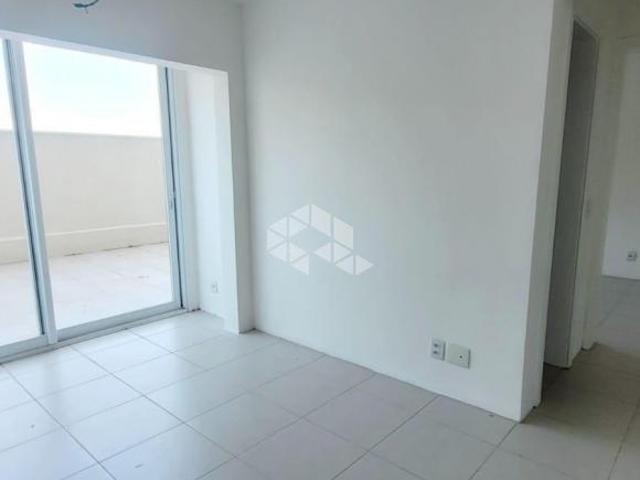 Diferenciado apartamento de 01 dormitório com terraço. Possiblidade 1 ou 2 garagens. Junto a facul