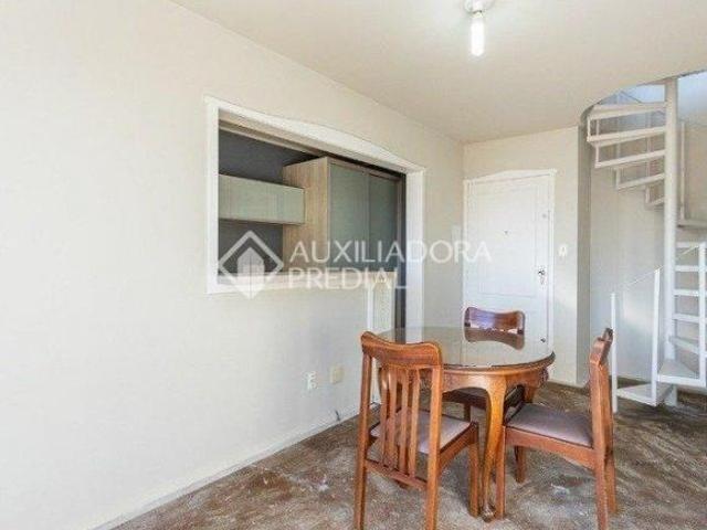 Diferenciada cobertura duplex e de 111m² no Passo D&apos areia!