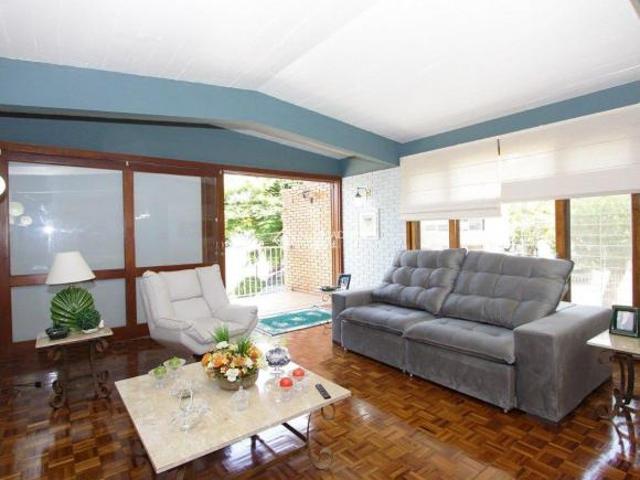 Diferenciada casa no Bairro São Sebastião