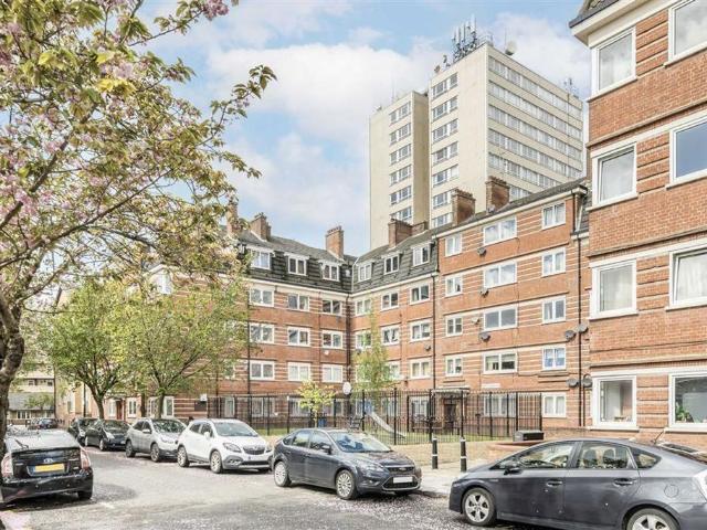 Digby Street, London E2 3 bed flat to rent £3,000 pcm £692 pw