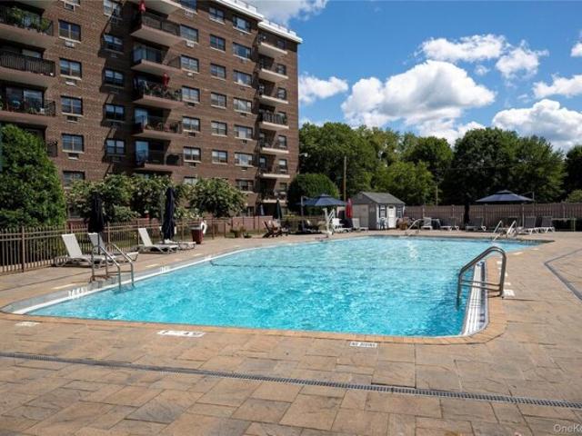 Diplomat Dr Apt B, Mount Kisco, Property For Sale