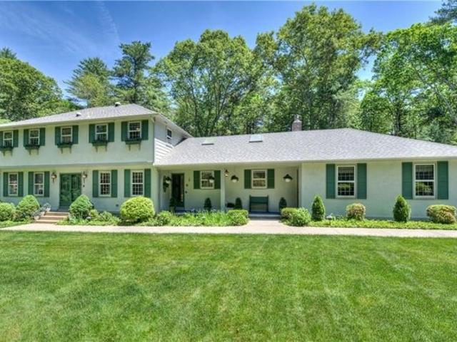 Diplomat Dr, East Greenwich, Home For Sale
