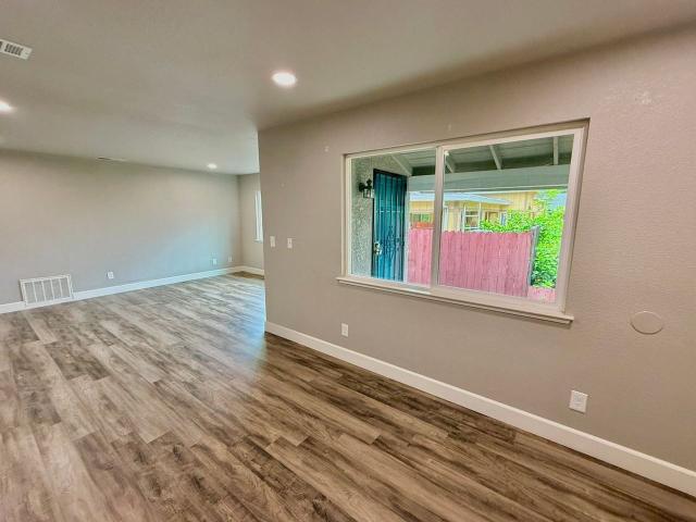 DIPLOMAT PROPERTIES 2 Bedroom Apartment for Rent at Venuto Way, Sacramento, CA 95841