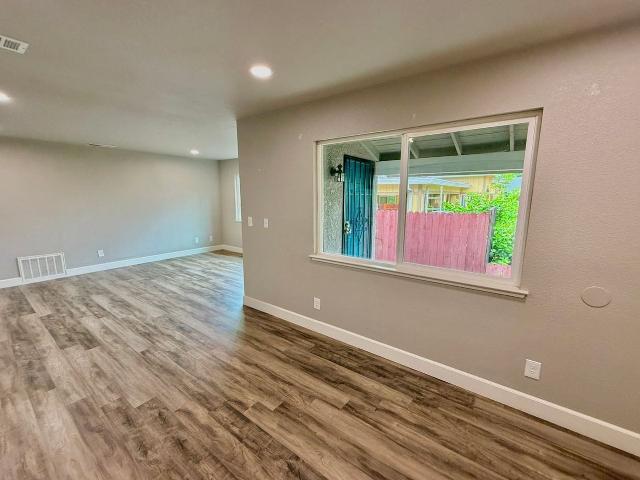 DIPLOMAT PROPERTIES 2 Bedroom Apartment for Rent at Venuto Way, Sacramento, CA 95841