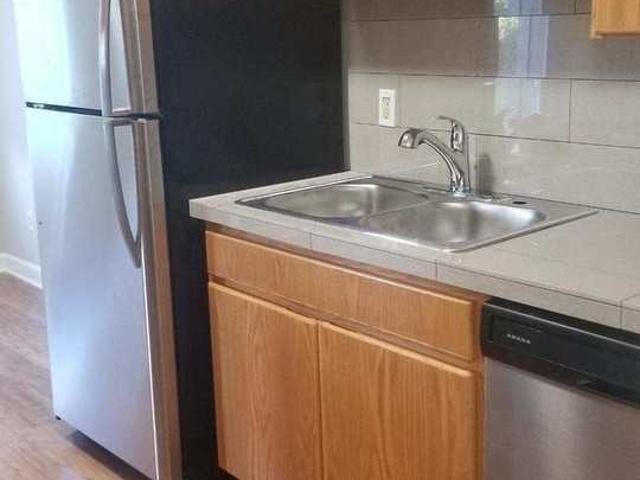 District 550 2 Bedroom Apartment for Rent at 550 Sw Edmunston St, Mcminnville, OR 97128