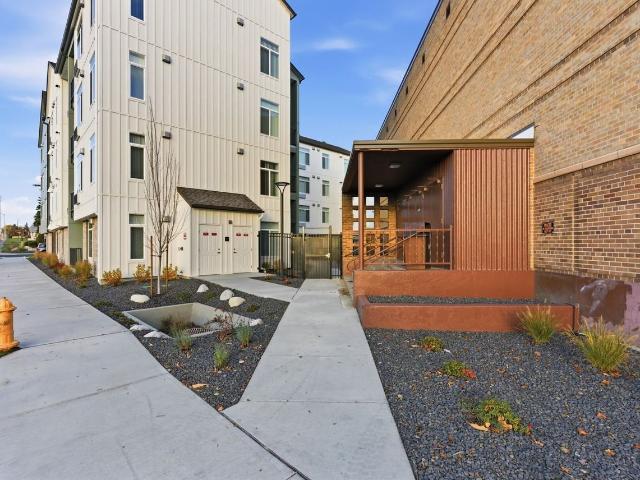 District Lofts at Garland Studio Apartment for Rent at 951 W Walton Ave, Spokane, WA 99205 Northtown