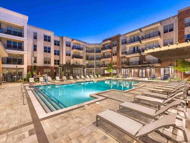 District Midtown 1 Bedroom Apartment for Rent at 500 Congaree Rd, Greenville, SC 29607