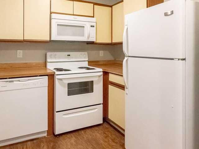 District on Wayne 3 Bedroom Apartment for Rent at 1001 W Wayne St, Muncie, IN 47303