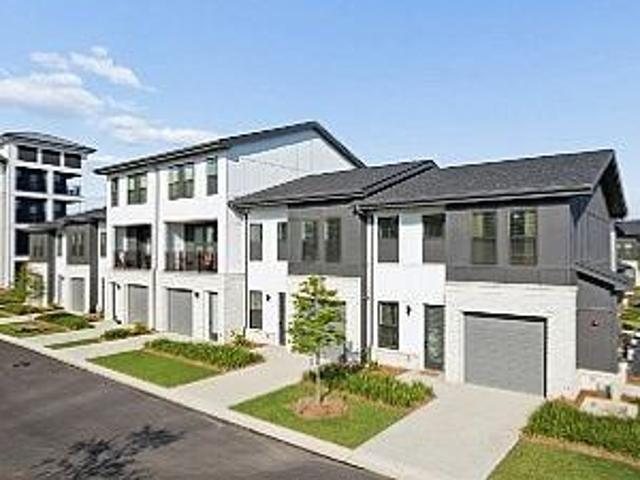 District South Apartments & Townhomes 1 Bedroom Apartment for Rent at 50 Tanner Rd, Greenville, SC 29607