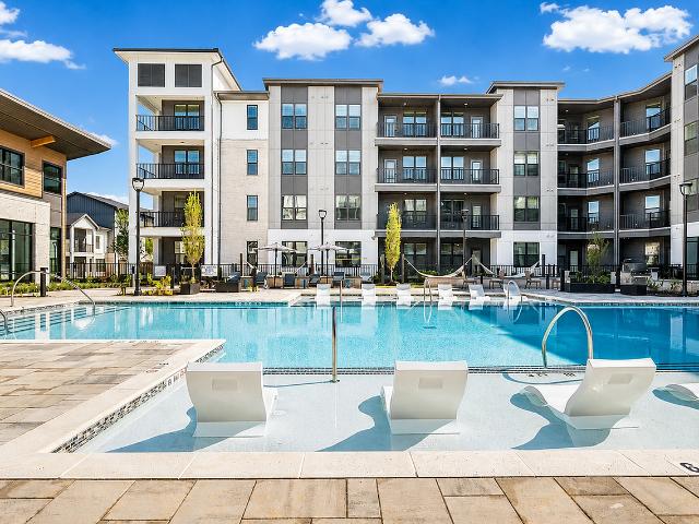 District South Apartments & Townhomes 2 Bedroom Apartment for Rent at 50 Tanner Rd, Greenville, SC 29607
