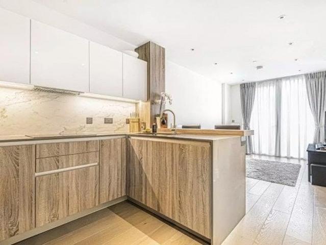 Discounted rent! 1 bedroom modern flat