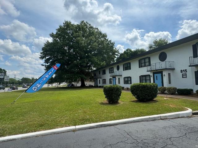 Discover Chic & Convenient Living at Robinson Gardens Apartments located in Marietta! 1 Bedroom Apartment for Rent at 815 S Cobb Dr Se, Marietta, GA 30060