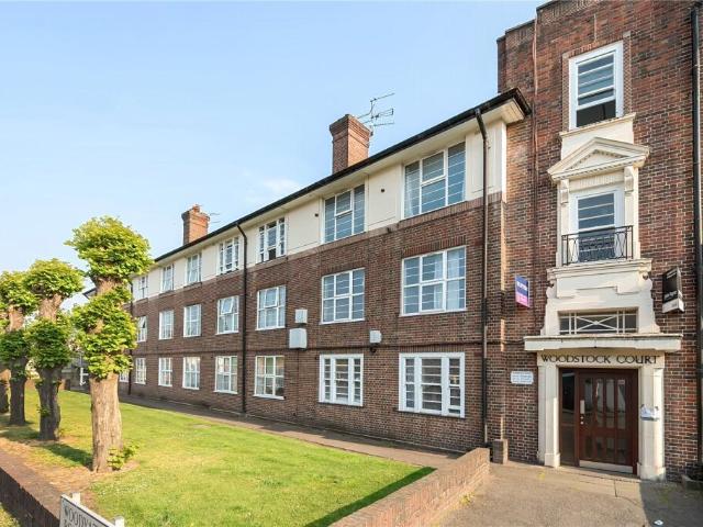 Discover comfort and convenience in this beautifully presented two bedroom apartment in SE12