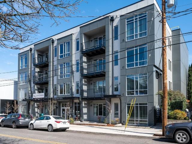 Discover Elevated Living at The Vaughn. Two Months Of Free Rent 2 Bedroom Apartment for Rent at 1940 Nw 25th Ave, Portland, OR 97210 Northwest District
