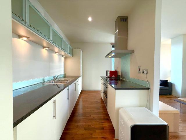 Discovery Dock Apartments, South Quay, Canary Wharf, London E14, 2 bed flat to rent, £3,495 pcm | PrimeLocation